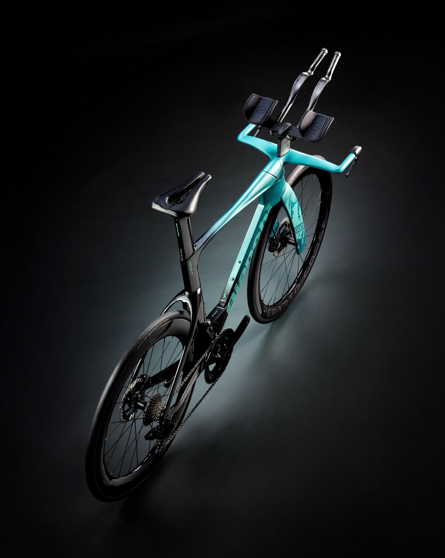 Bianchi unveils the new Aquila RC time trial model | Bianchi